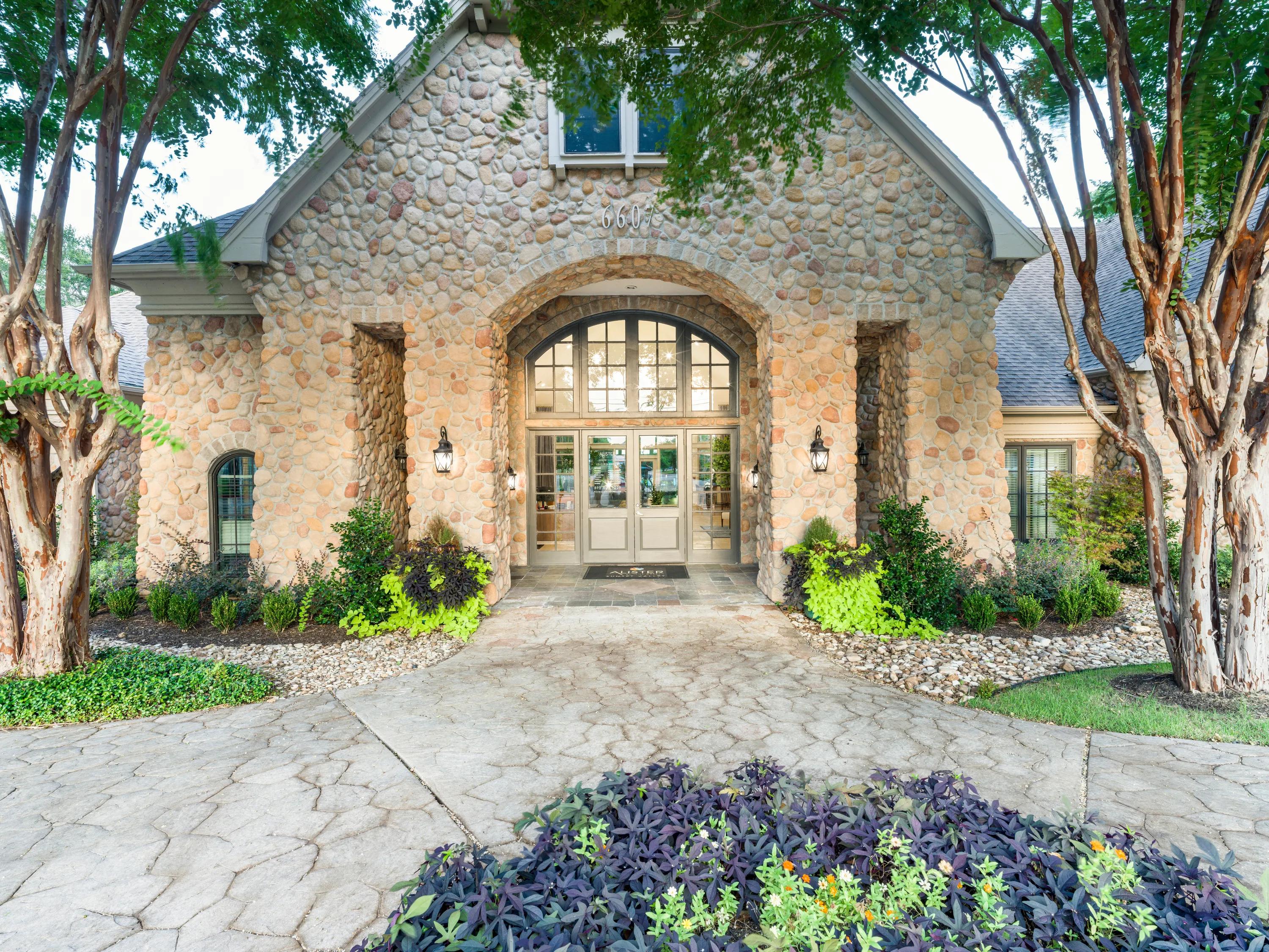 Gallery: Alister Sunset Valley Southwest Austin Apartments
