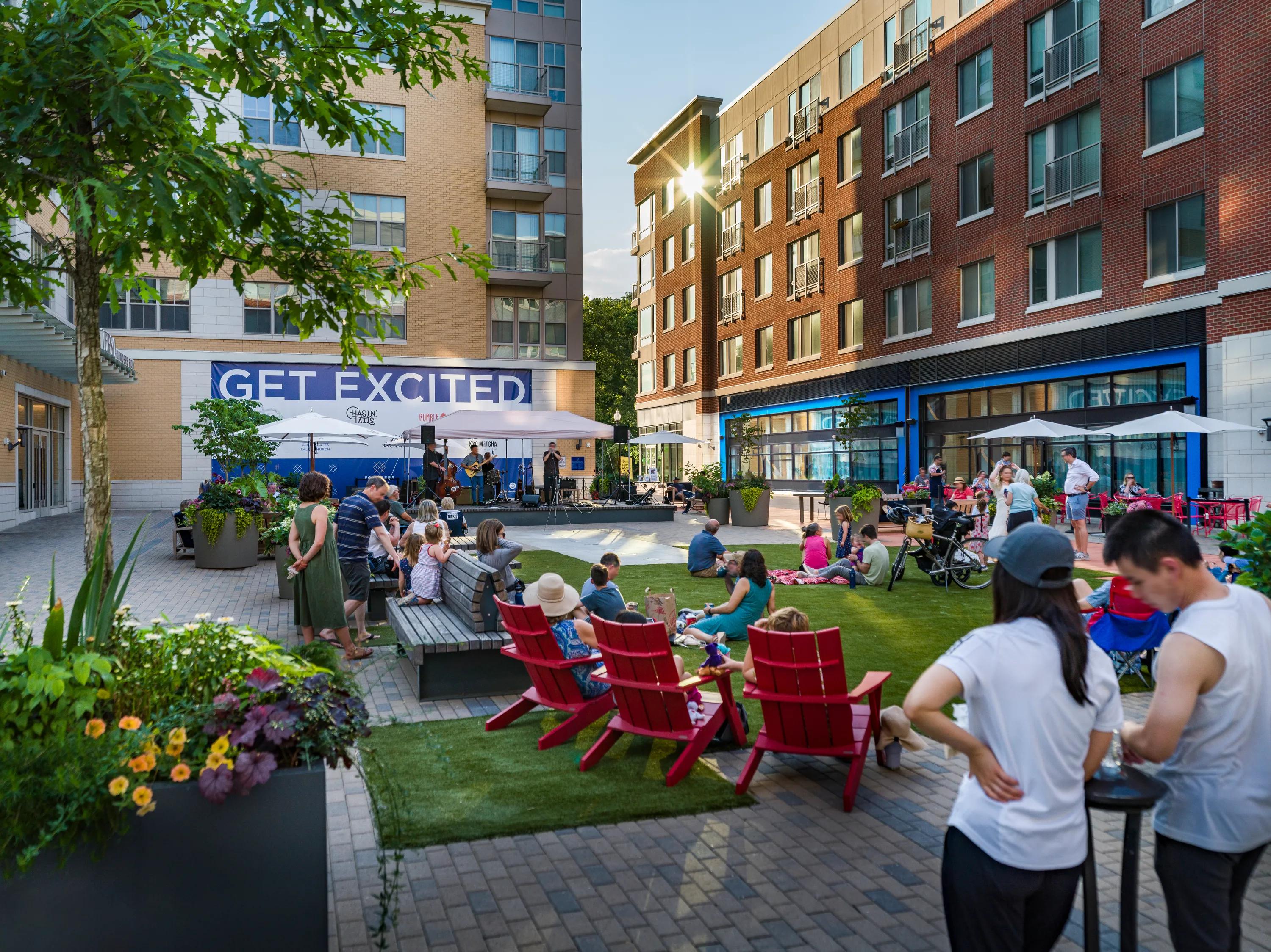 View Photos & Virtual Tours: Apartments in Falls Church, VA