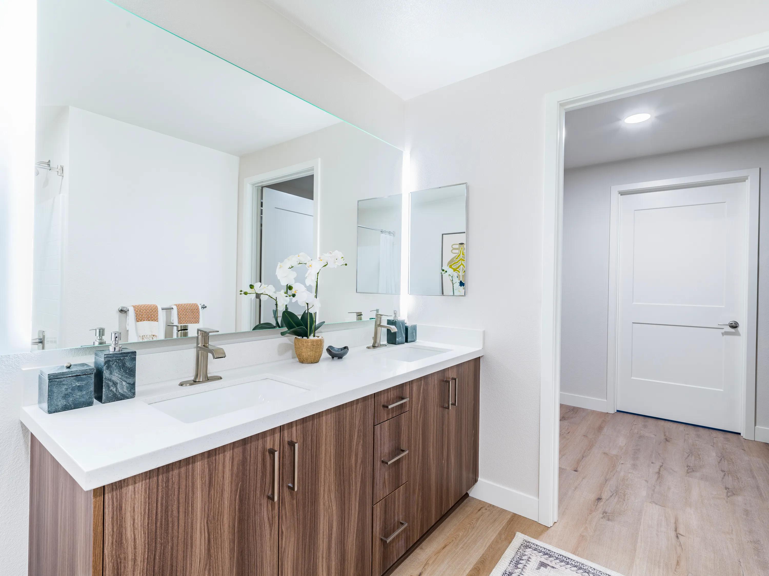 View the Photo Gallery: Upscale Apartments in Pomona, CA