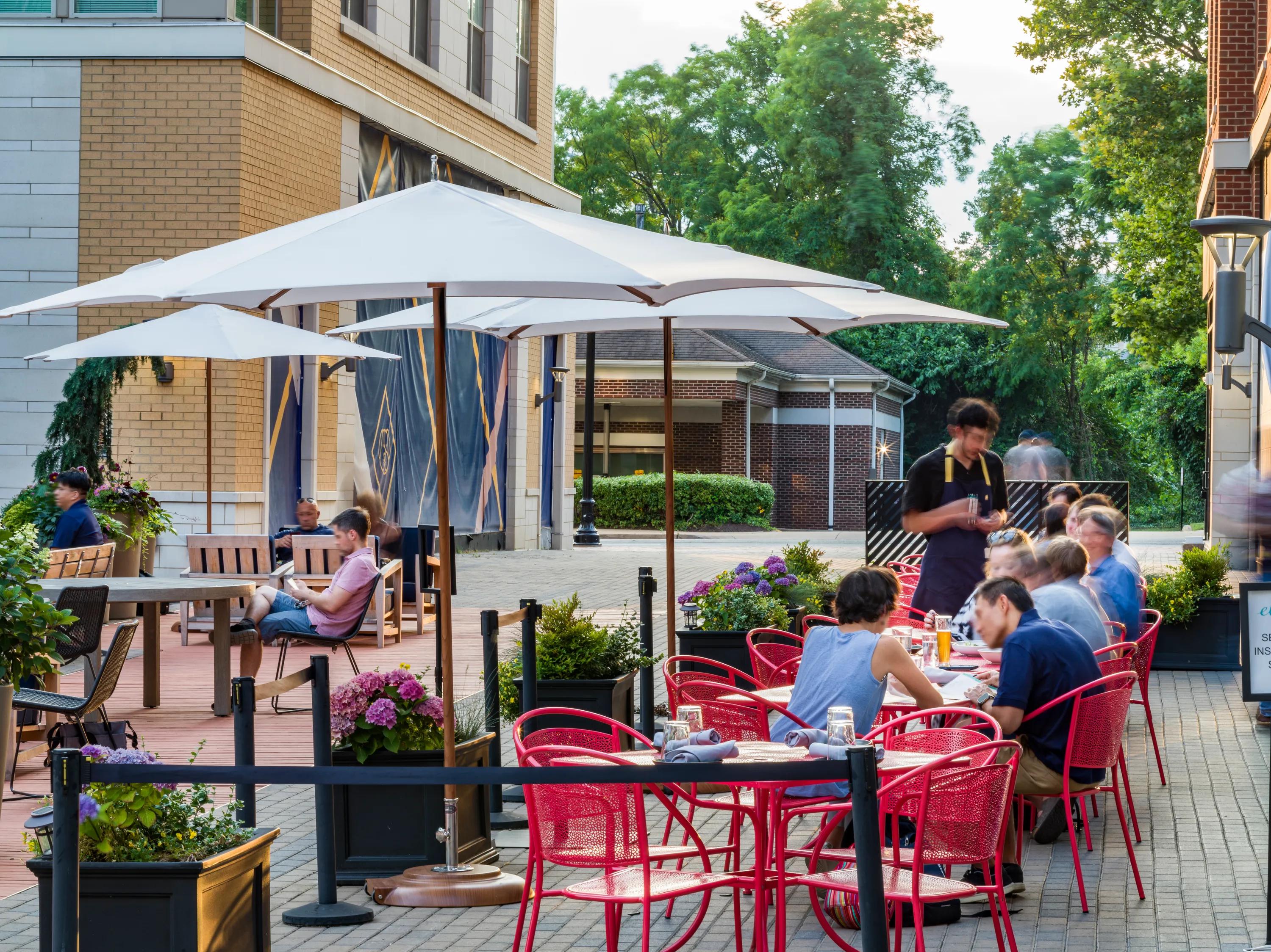View Photos & Virtual Tours: Apartments in Falls Church, VA