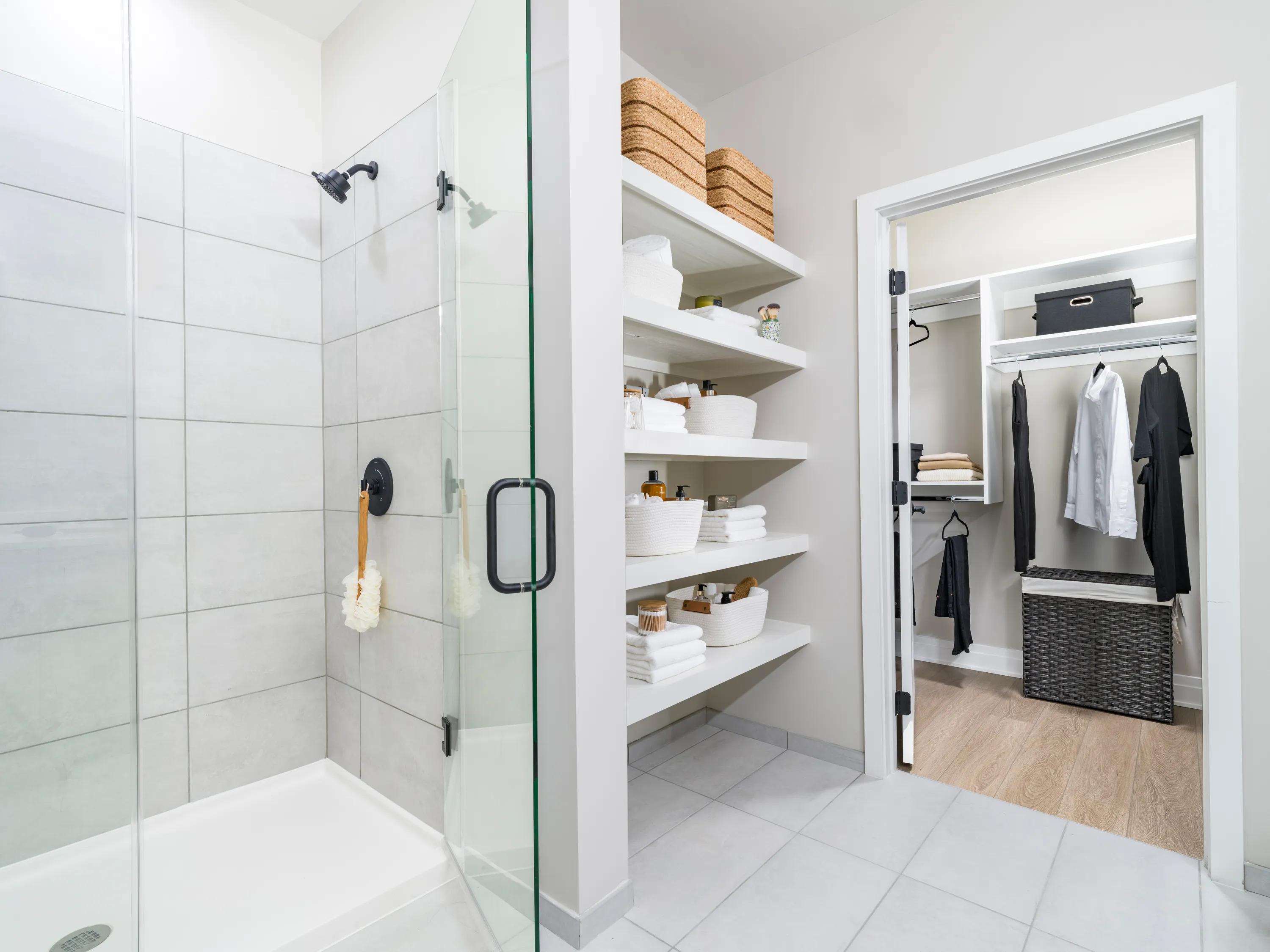 View Photos & Virtual Tours: Apartments in Falls Church, VA