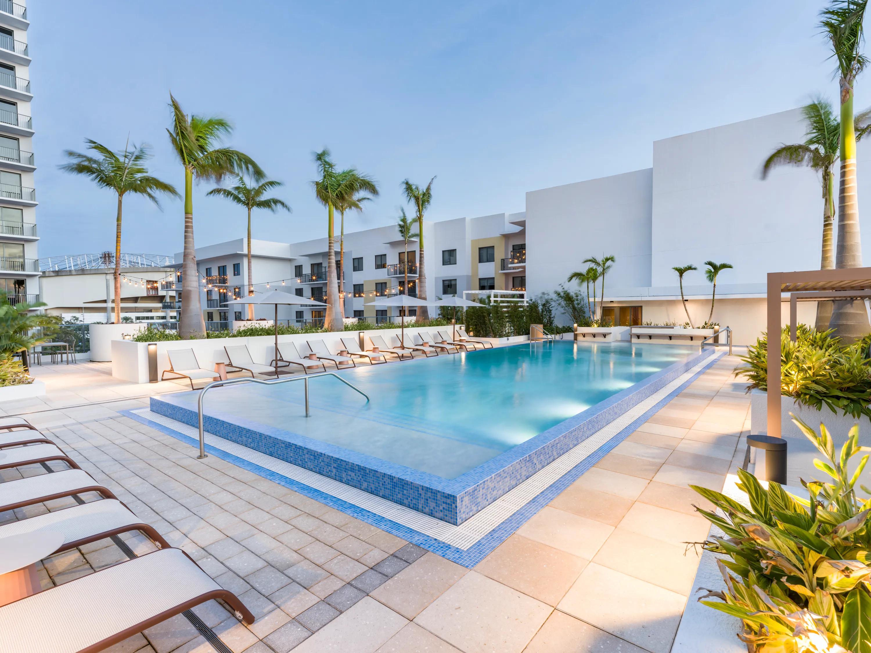 Scroll Photos of Modera South St. Petersburg Apartments