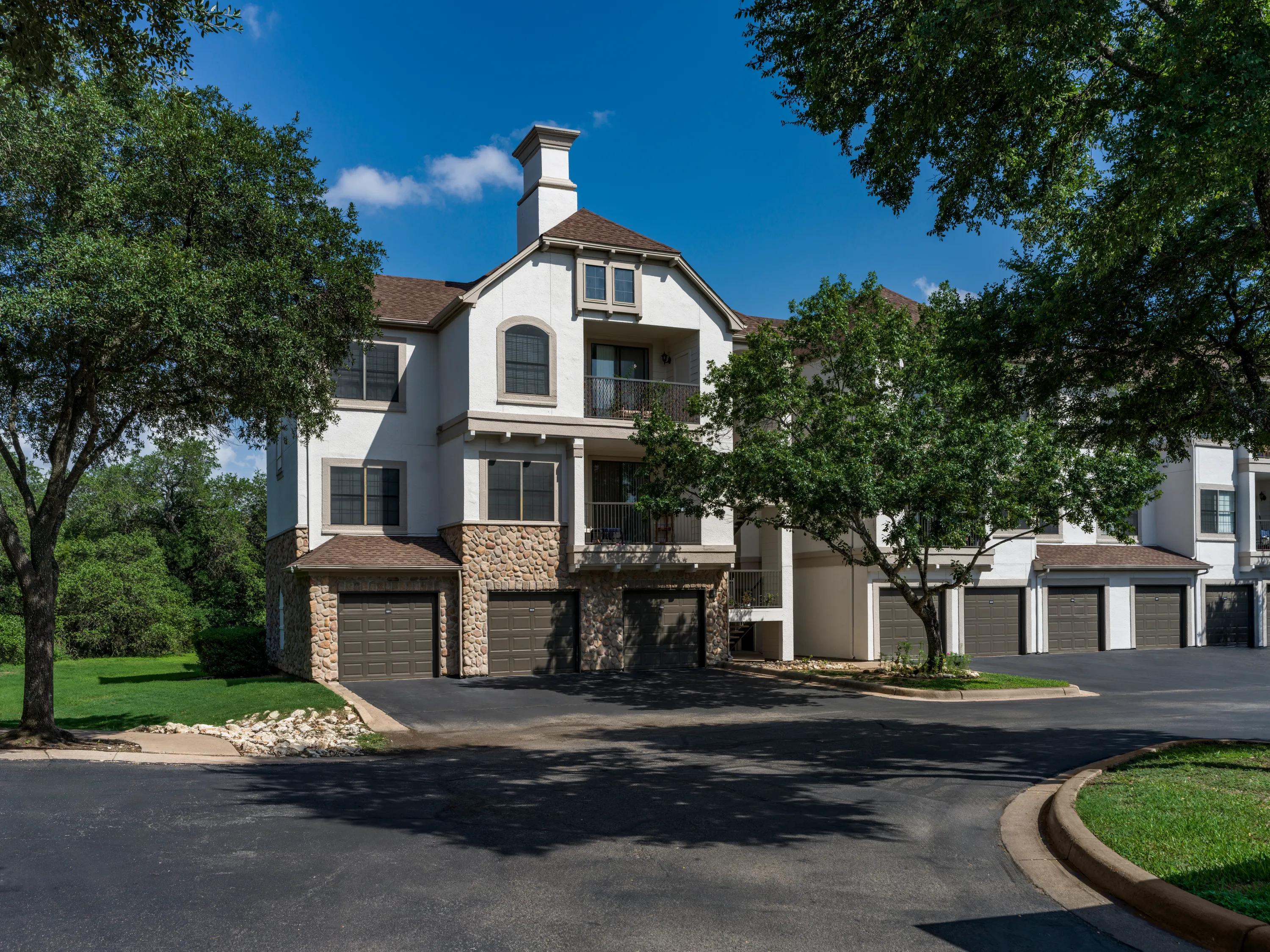 Gallery: Alister Sunset Valley Southwest Austin Apartments