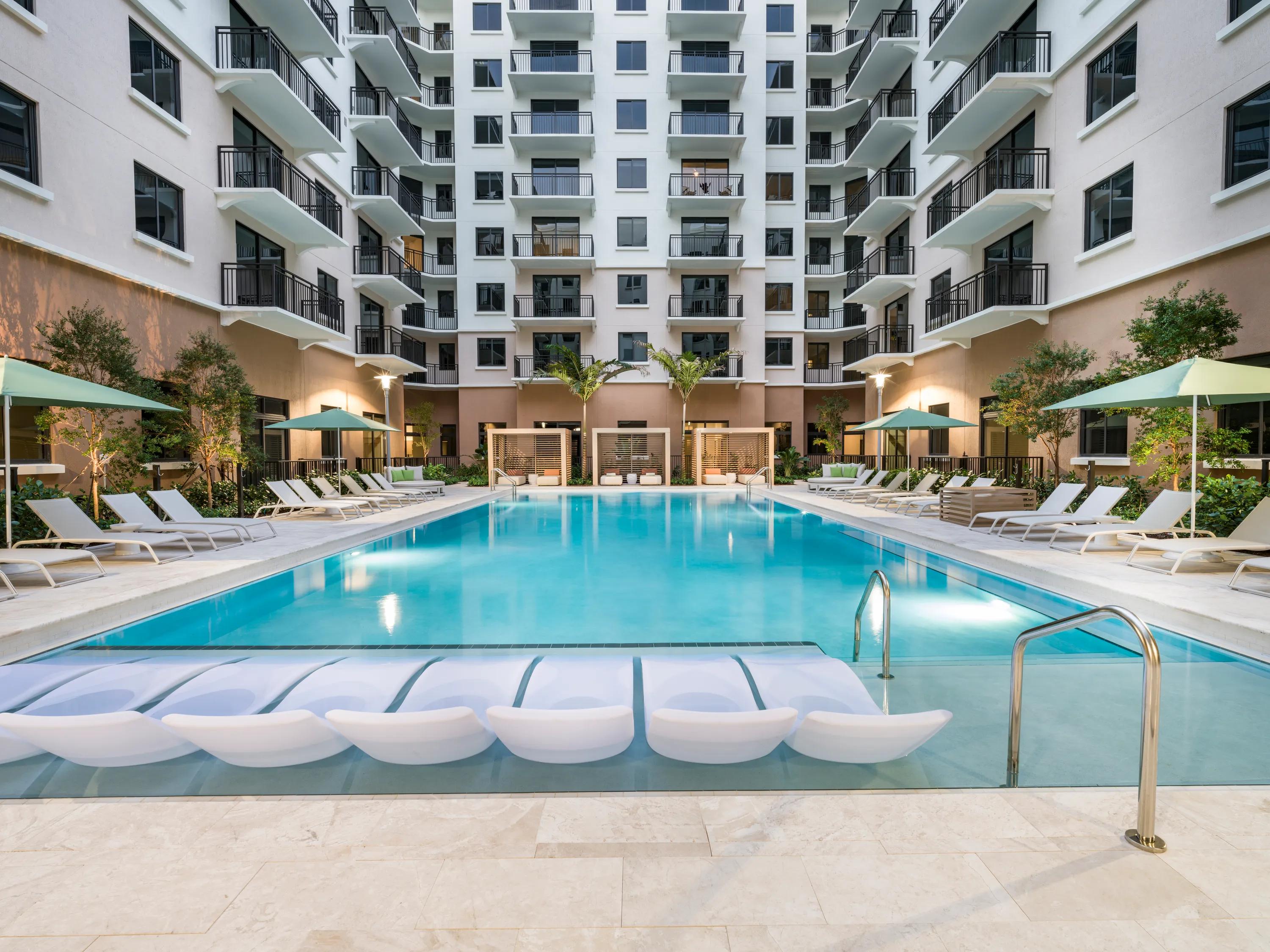 View Photos of Modera Academical Village: Davie Apartments