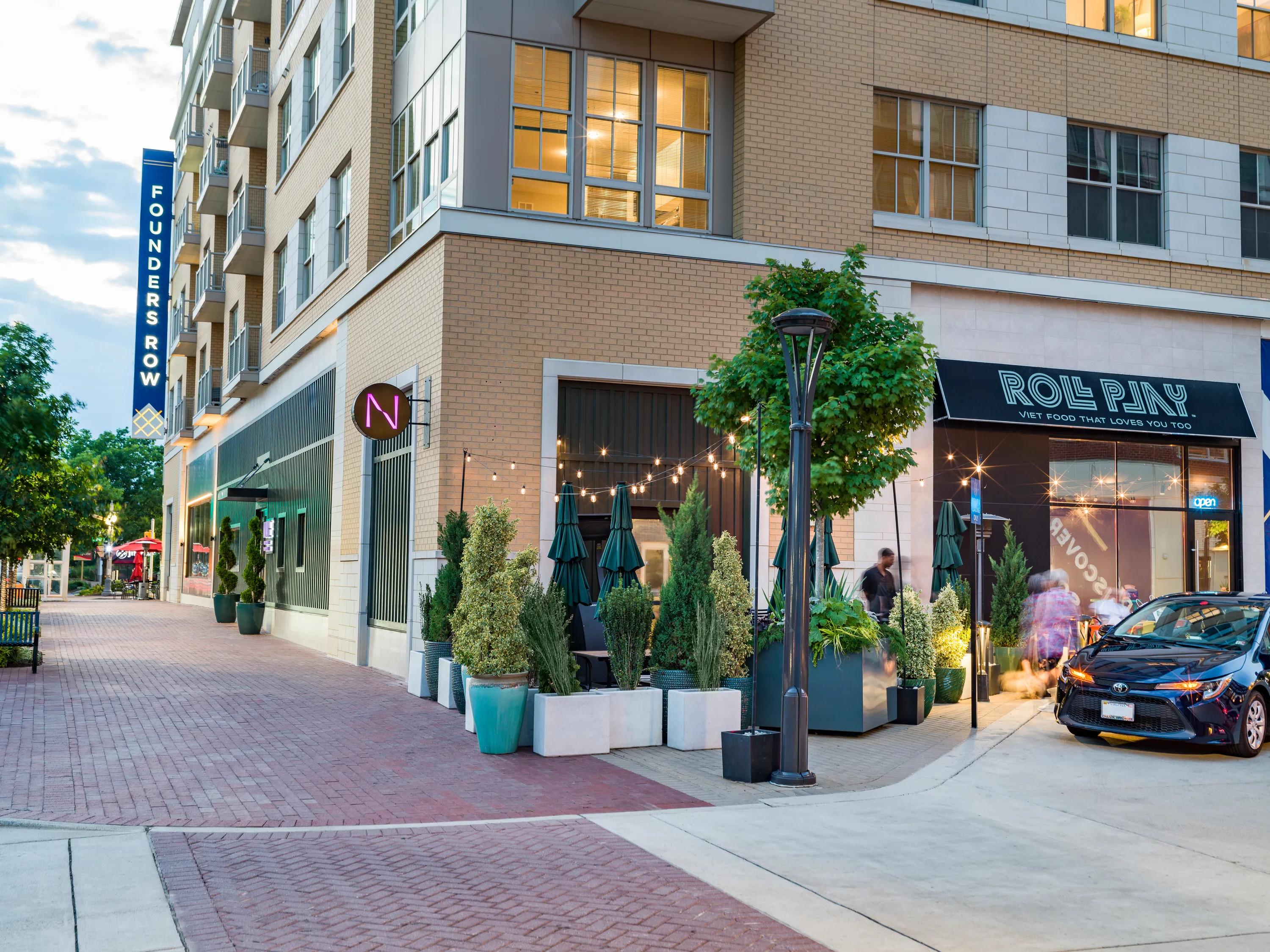 View Photos & Virtual Tours: Apartments in Falls Church, VA
