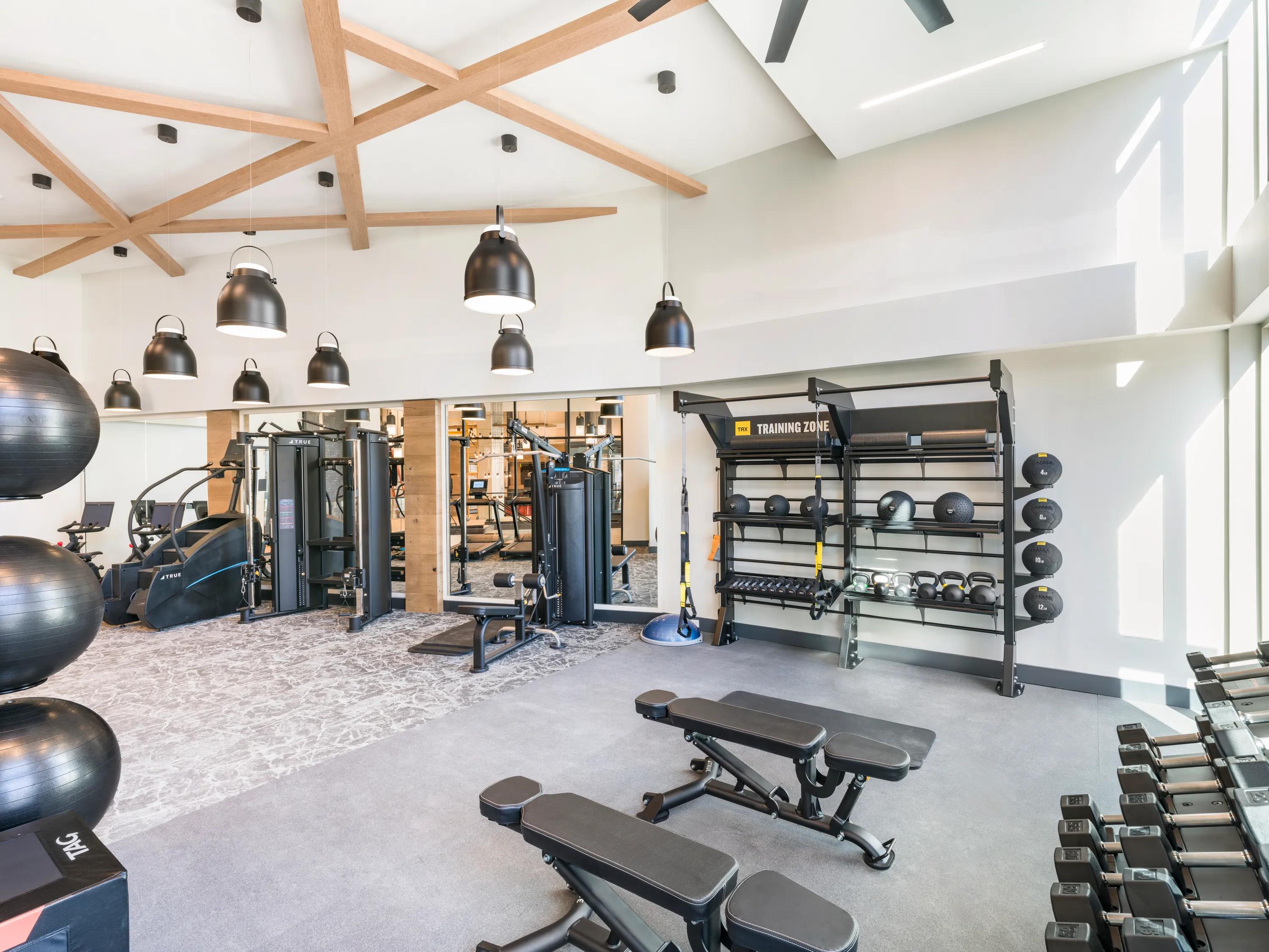 View Photos & Virtual Tours: Apartments in Falls Church, VA